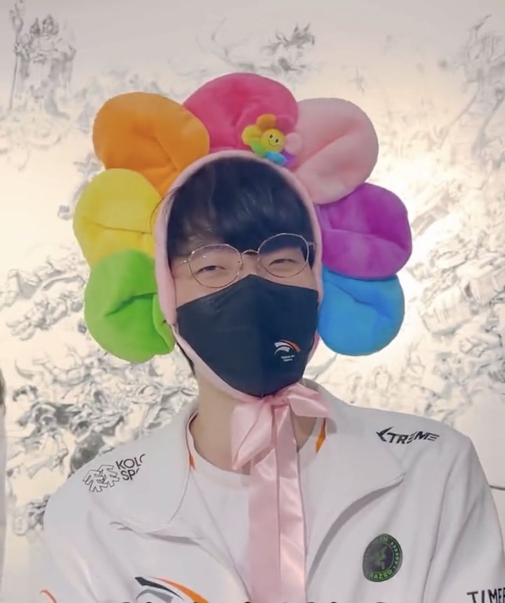 viper3 loves me on Twitter: "“Flowper” = Flower + Viper #Viper #바이퍼 #박도현 📸: @Chovy_J1hu1V ...