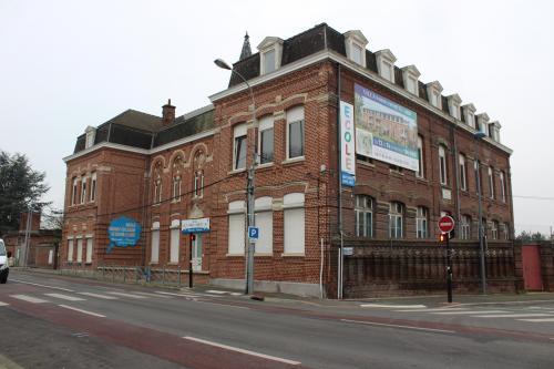 VDN Roubaix on Twitter: "#Hem : que deviendra l’école Saint-Charles-Sainte-Marie? https ...