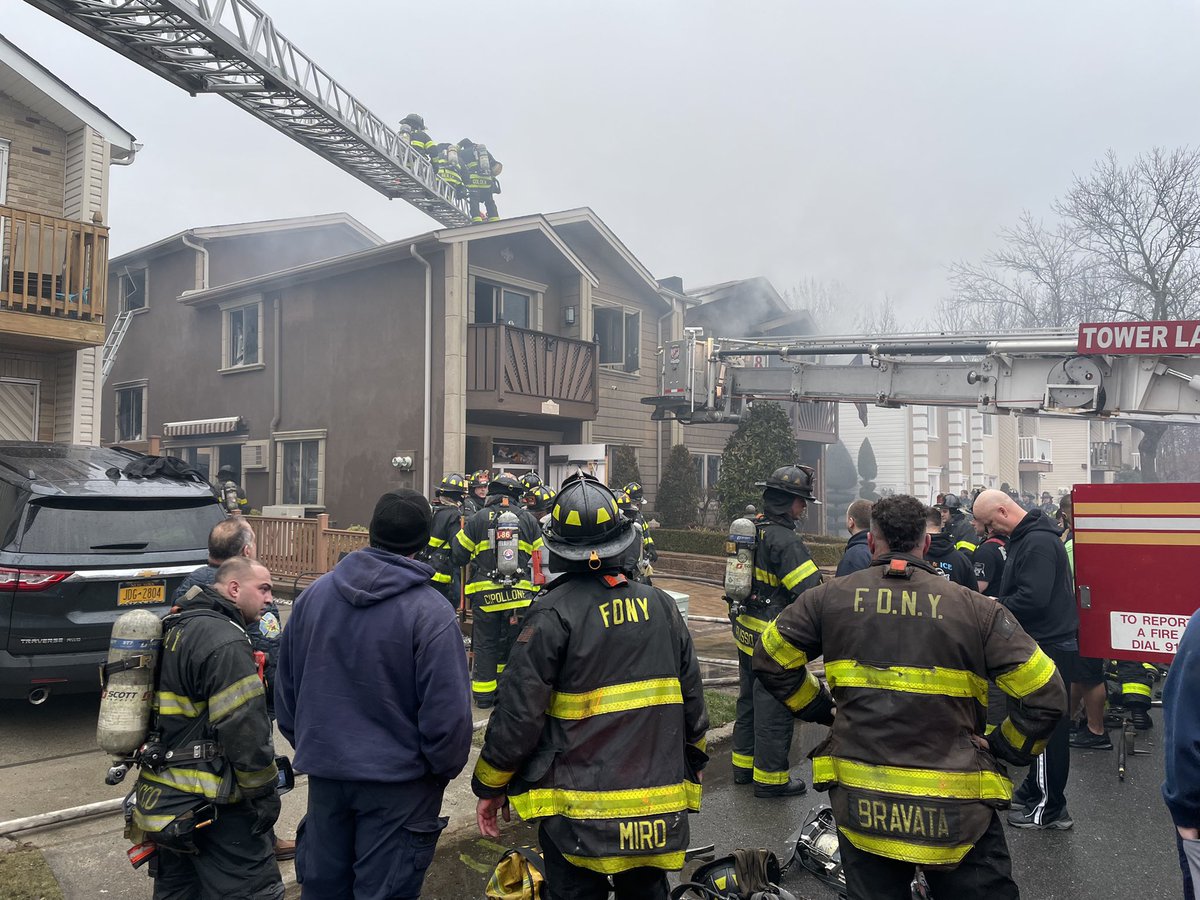 Fdny On Twitter Fdny Members Are Continuing To Operate At A 4 Alarm