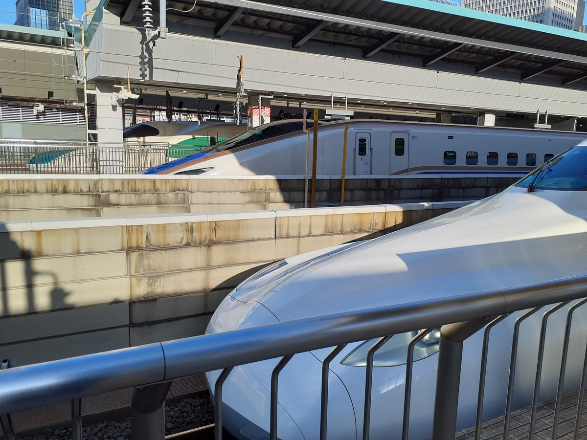 城西のうま on Twitter: "200系カラーのE2系J66編成にまさかの遭遇"