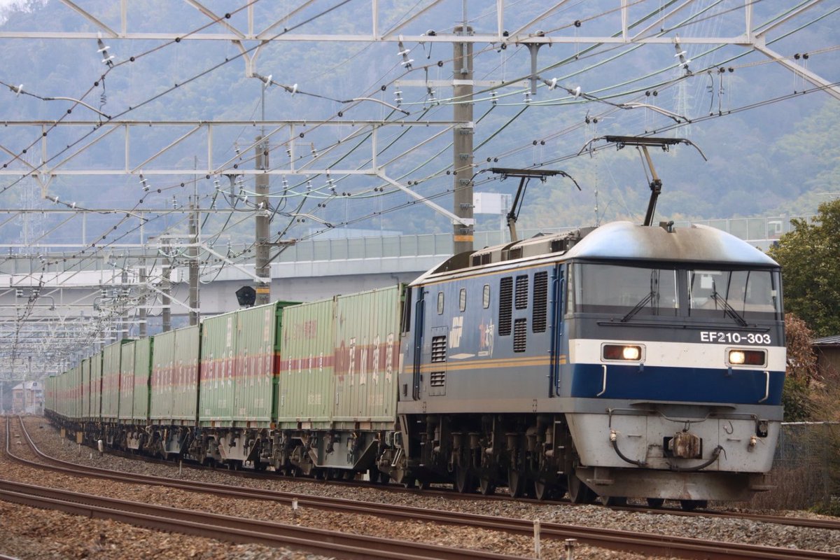 Mossan on Twitter: "本日の収穫③です。 56レ(EF210-303) 山崎ー長岡京間にて。"