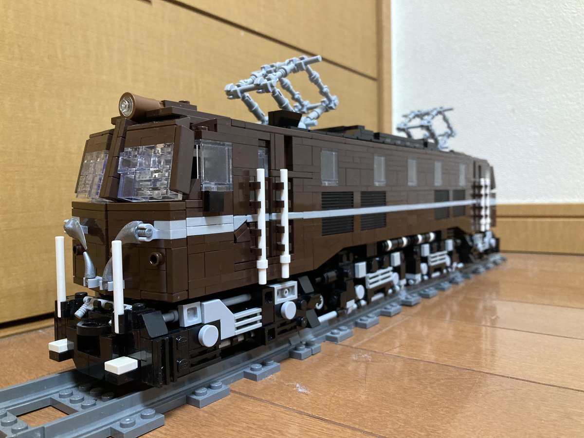 Lesoa on Twitter: "RT @EuroLiner12: レゴでEF58-61[田]を制作しました。 JR化後のお召し磨き出し装備のつもりです。 #レゴトレ #レゴトレイン"