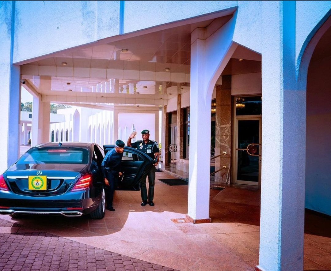 R E S O L U T E man! 💯 on Twitter: "RT @PrinceMohFahad: The manly man. Omoluabi - Oluyemi ...