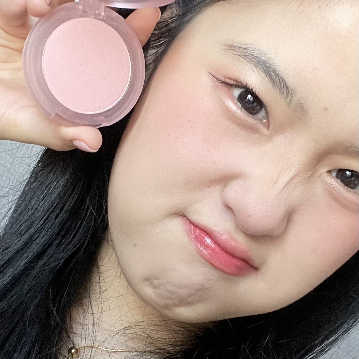 𝚋𝚞𝚋𝚋𝚕𝚎𝚜 🫧 on Twitter: "RT @cloudysstory: เห่อของใหม่ ดูออก พึ่งรู้ว่าบลัช banila co สี glimmer ...