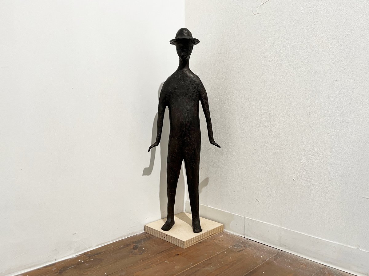 はむぞう on Twitter: "「手でふれてみる展覧会」を東尾久のOGU MAGで見た。映画「手でふれてみる世界」の劇場公開記念展。写真は大竹利絵子さん、高見直宏さん（エクトプラズムの ...