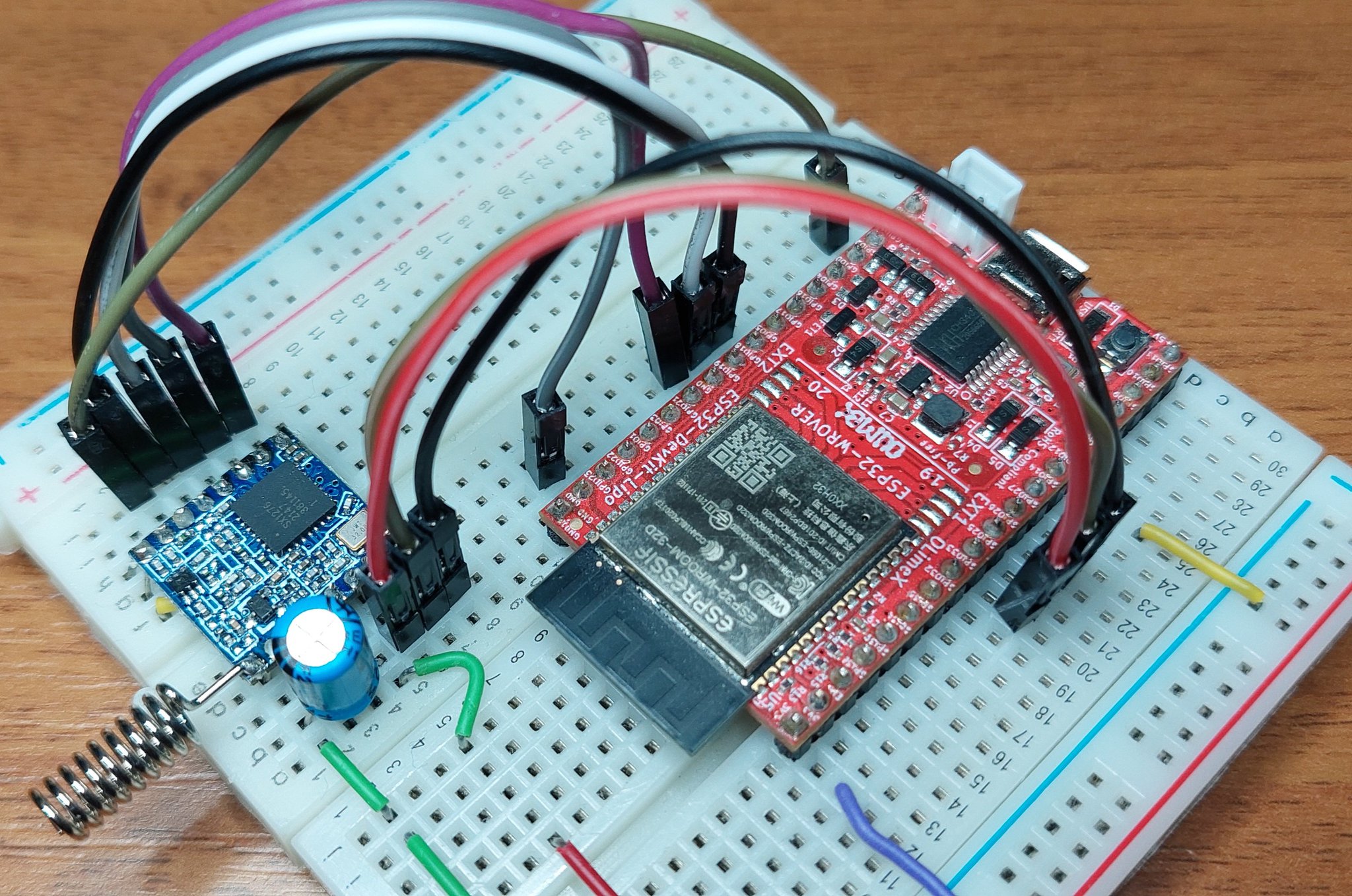 HobbyIoT on Twitter: "The @Helium network sensor platform sample on a bread board is now ...