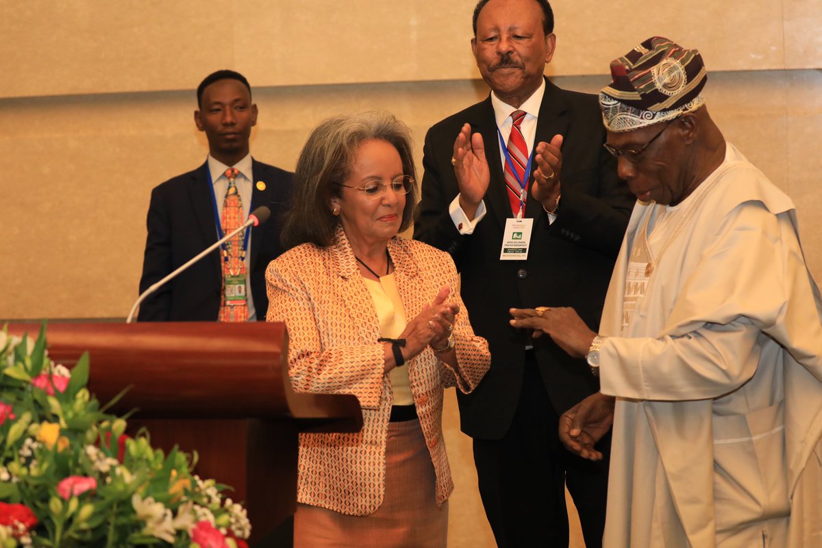 Office of the President, Ethiopia on Twitter: "2/3 የወርቅ ቀለበት ስጦታ አበርክተዋል። “ፕ/ት ኦባሳንጆ በኢትዮጵያ ጦርነቱ ...