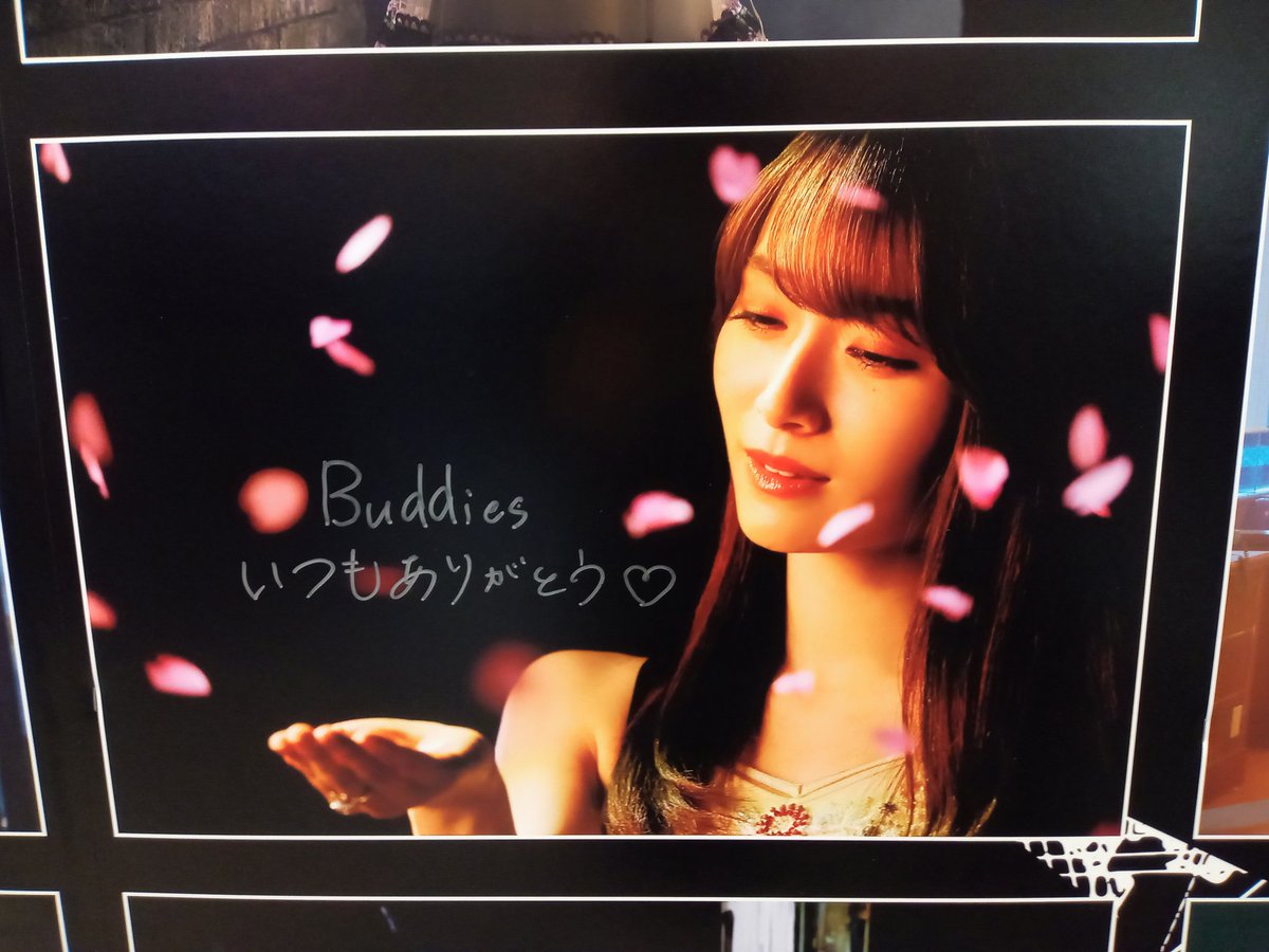 Masakazu Kohno on Twitter: "18日にシブツタに行って、櫻坂46の5thシングル展示写真を見に行ってきました buddiesの皆さんで混雑してて大盛況でした 3期生は ...