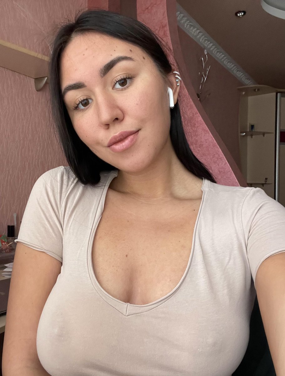 Lets Go Braless On Twitter Just Another Braless Day