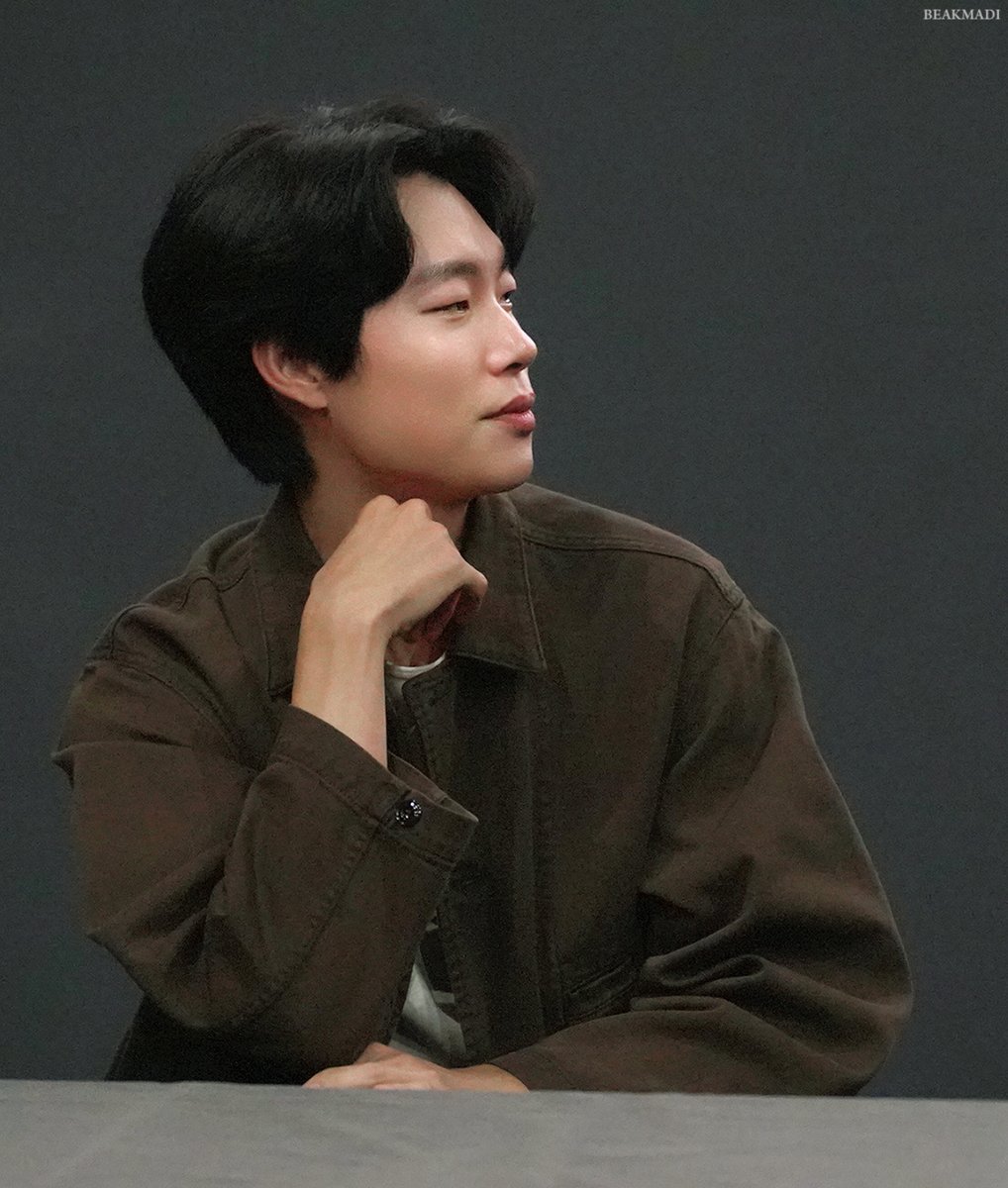K-Drama Menfess on Twitter: "Ryu junyeol casually flexing his gorgeous side profile Picd cr ...