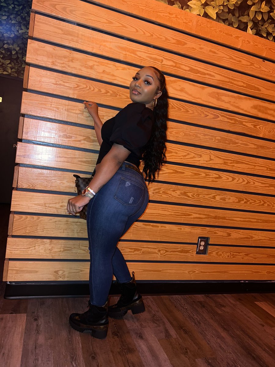 รฑ On Twitter Rt Kdajahm Like Damn She In Her Mood ๐ฅ