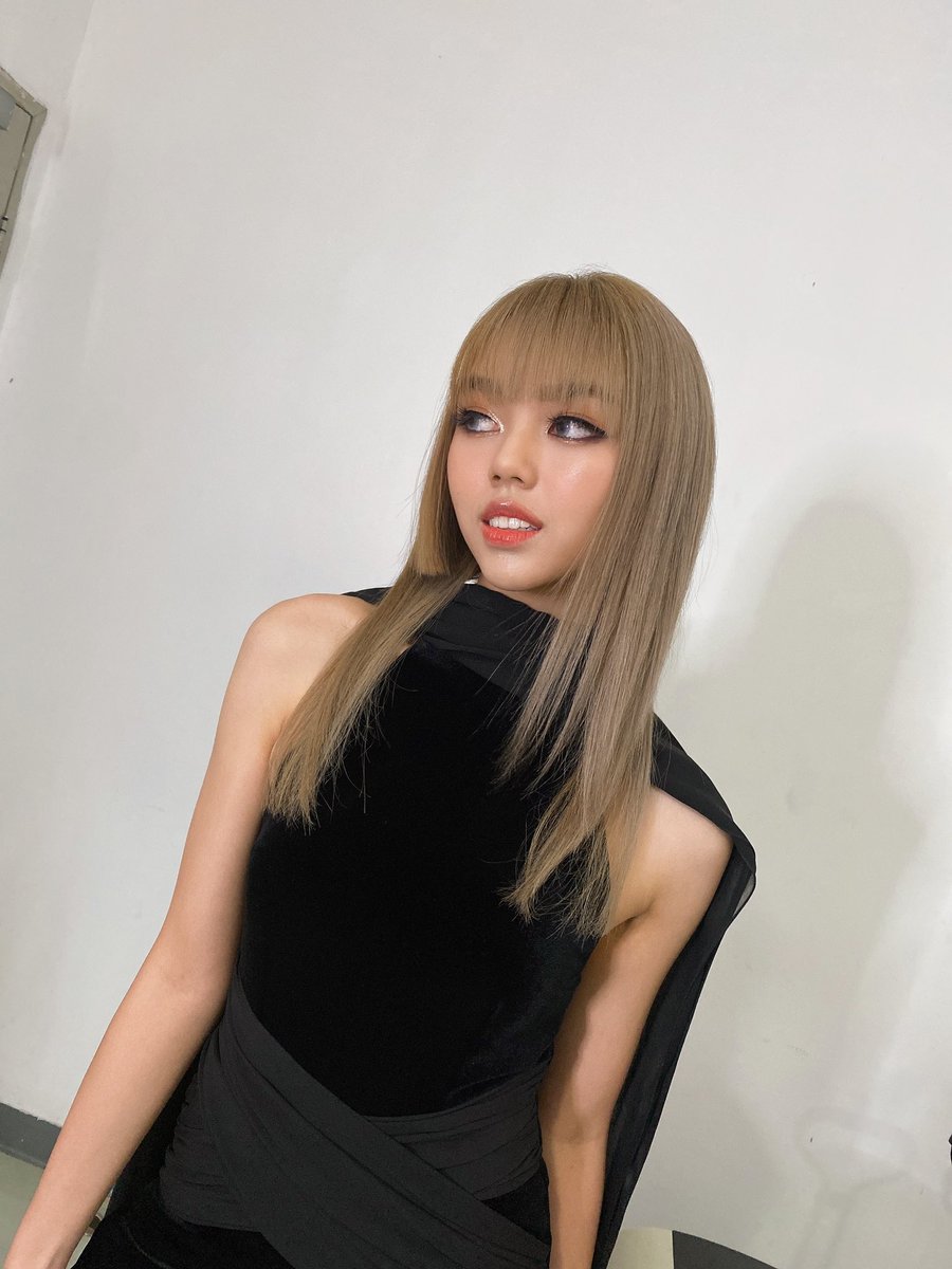 P’noy support TNT🐯😸🐰-champagne poppin🥂 on Twitter: "RT @ssnyyy: 4NOMENON ️🖤 #4NOLOGUE #4NOMENON"