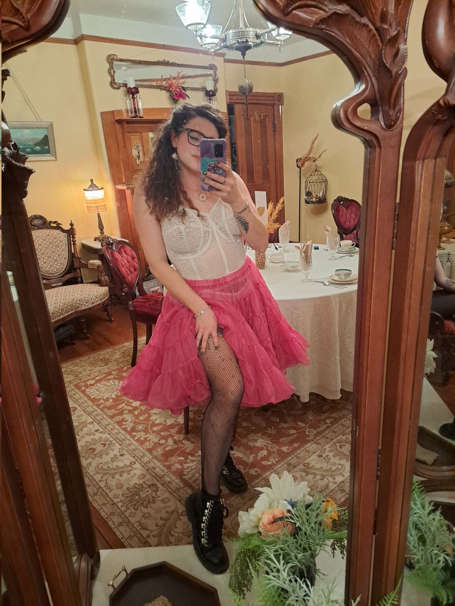Tiffany On Twitter Looked So Cute In This Silly Outfit Last Night That I Got Asked For My