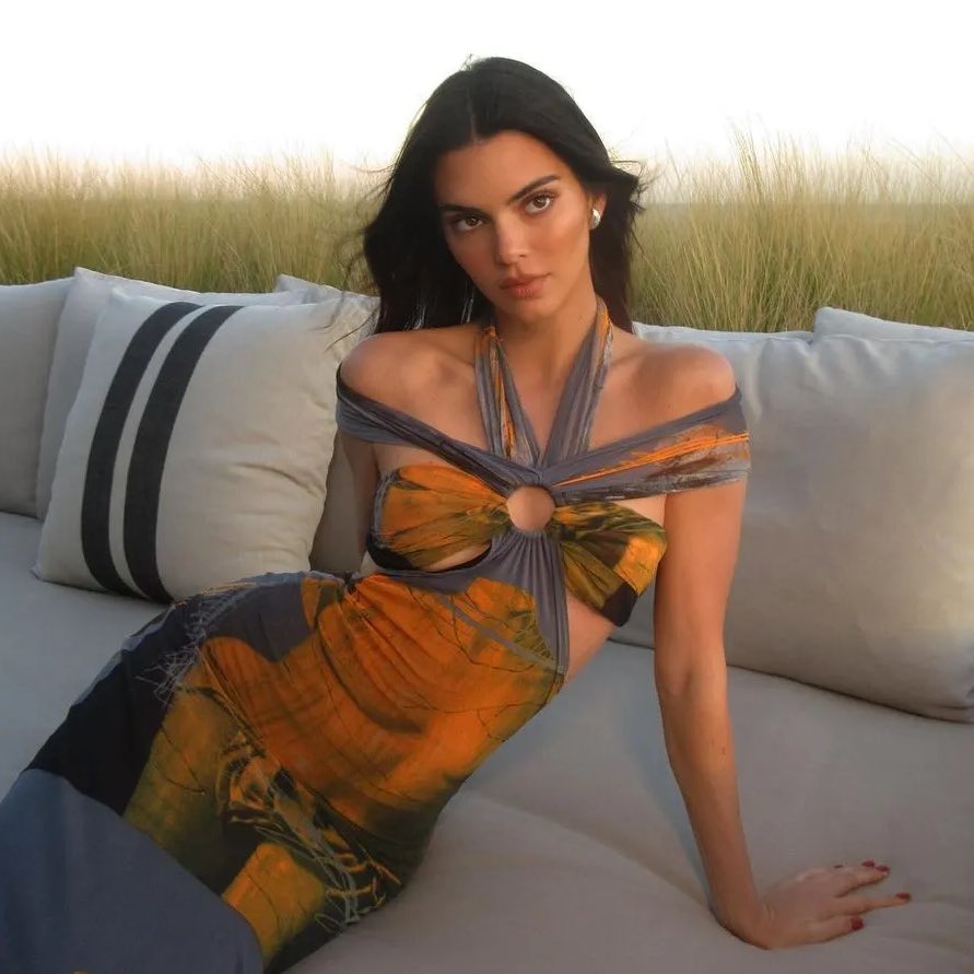 Pop Base on Twitter: "Kendall Jenner and Bad Bunny were reportedly spotted on a double date with ...