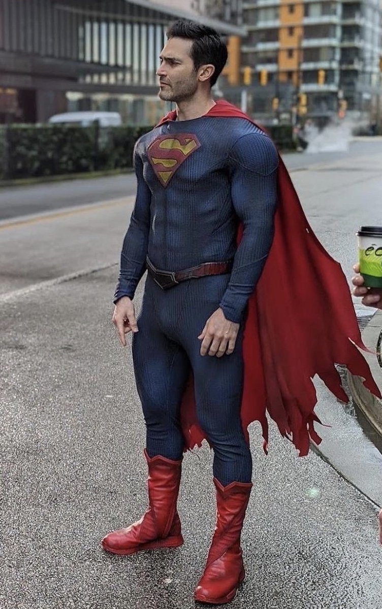 HornySentai on Twitter: "RT @MANOFTOM0RROW: Torn Cape."