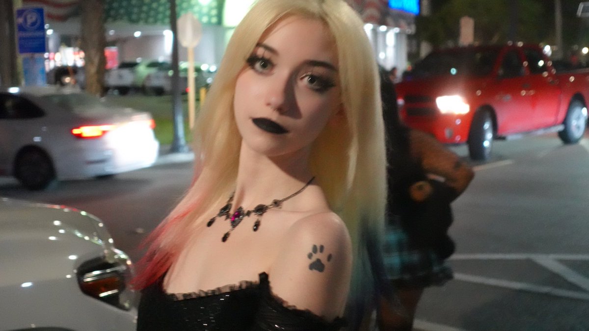 Jade on Twitter: "Emo prom photos :3"