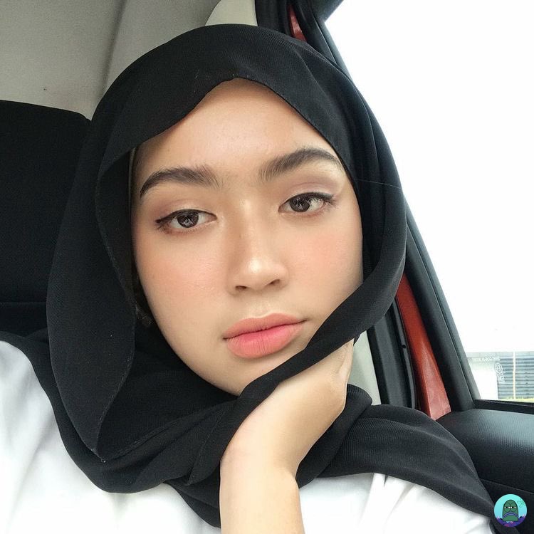 Tanyarl ㅡ Dilarang 🔞 on Twitter: "💚 Kalian kalo ke kampus make up gak sih? Kalo sender make up ...