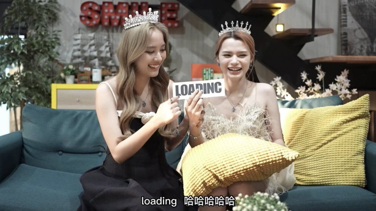 jaycee on Twitter: "this is not very sister-like behaviour from the two of you"