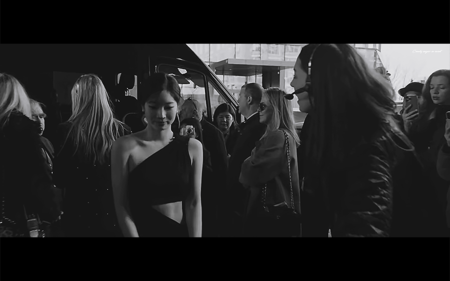 인스티즈(instiz) on Twitter: "고급진 드레스 입고 뉴욕 패션쇼에 간 다현.jpgif (링크에 더있어요👉) https://instiz.net/pt/7329860"