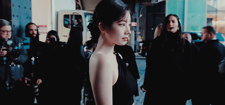 인스티즈(instiz) on Twitter: "고급진 드레스 입고 뉴욕 패션쇼에 간 다현.jpgif (링크에 더있어요👉) https://instiz.net/pt/7329860"