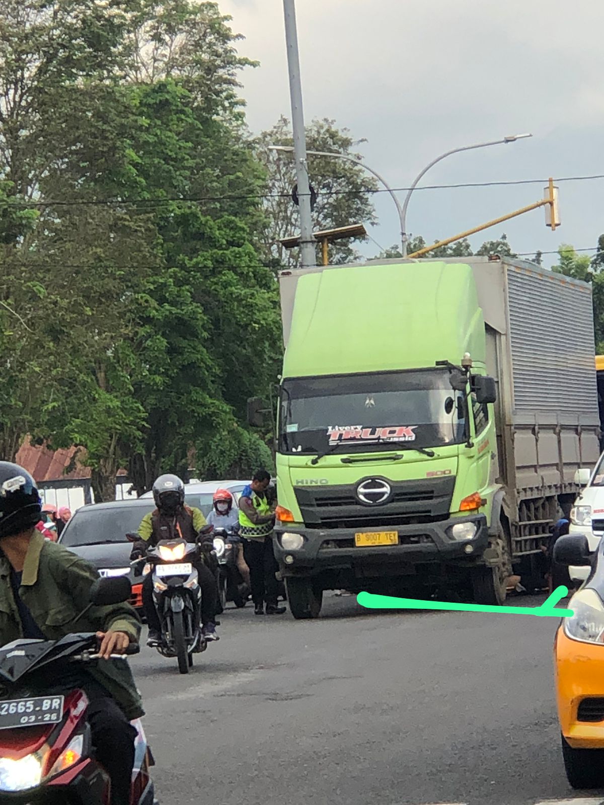 Merapi Uncover on Twitter: "[Breaking News] Terjadi Kecelakaan lalu lintas Truk vs Motor di Ring ...