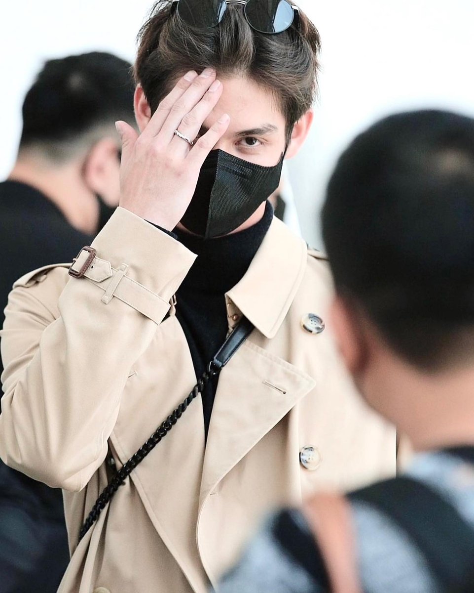 𖦹ᵍᵘᵐกอมมี่บูบู♔☘︎︎ on Twitter: "BURBERRY BRIGHT bright vachirawit burberry Burberry x Bright ...