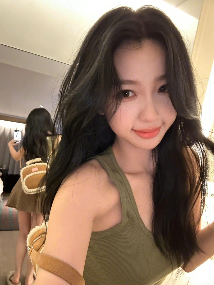 (slow) ᴇsᴛʜᴇʀʏᴜ ᴛʜᴀɪʟᴀɴᴅ on Twitter: "230220 | 虞书欣Esther Weibo (3) Caption : 🐱 วันที่มีความสุข ...