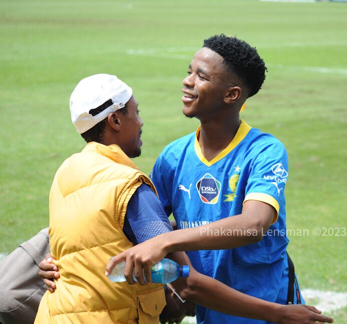 Football Stage on Twitter: "RT @thamster7: Family of @blackpoisonfc 🔥🔥🔥 One kasi 🤟🏾🤟🏾 One s'gela ...