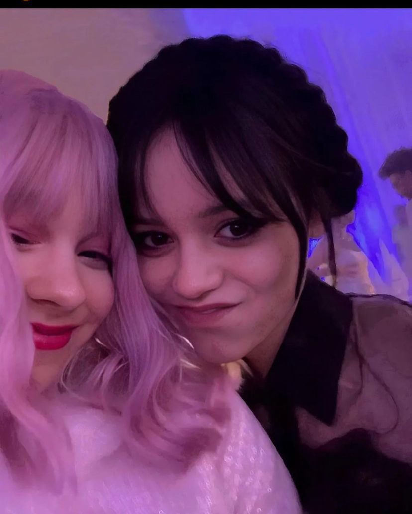 Emma Myers And Jenna Ortega 🔥hot Celebs Page🔥 Hotcelebspage