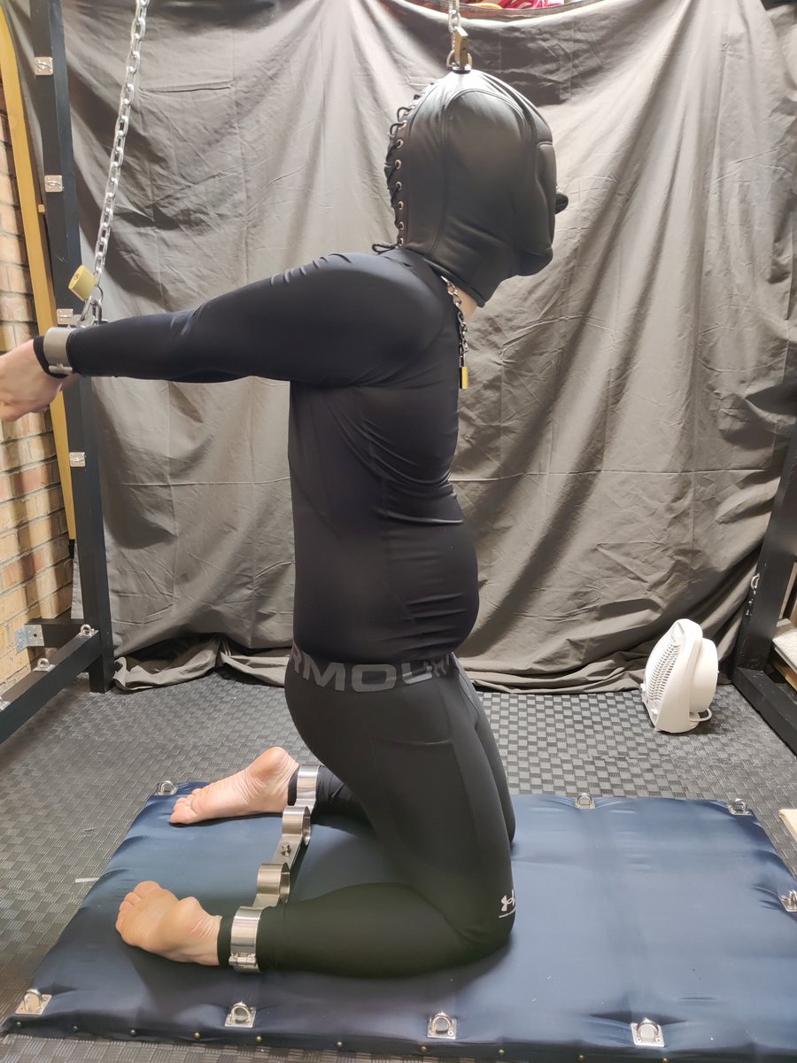 Locked & Tied Switch on Twitter: "Another restful position for @selfbondageguy. As well as the ...