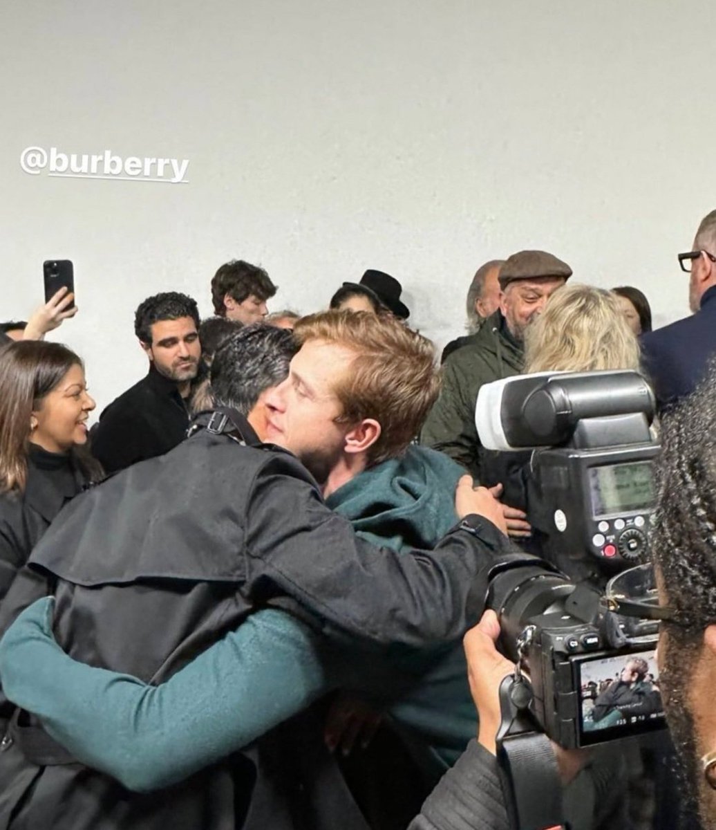 🌞 ️🇬🇧Tazza•☮️ᥫᩣ🔆🙂• on Twitter: "Special moment between two special bros ...