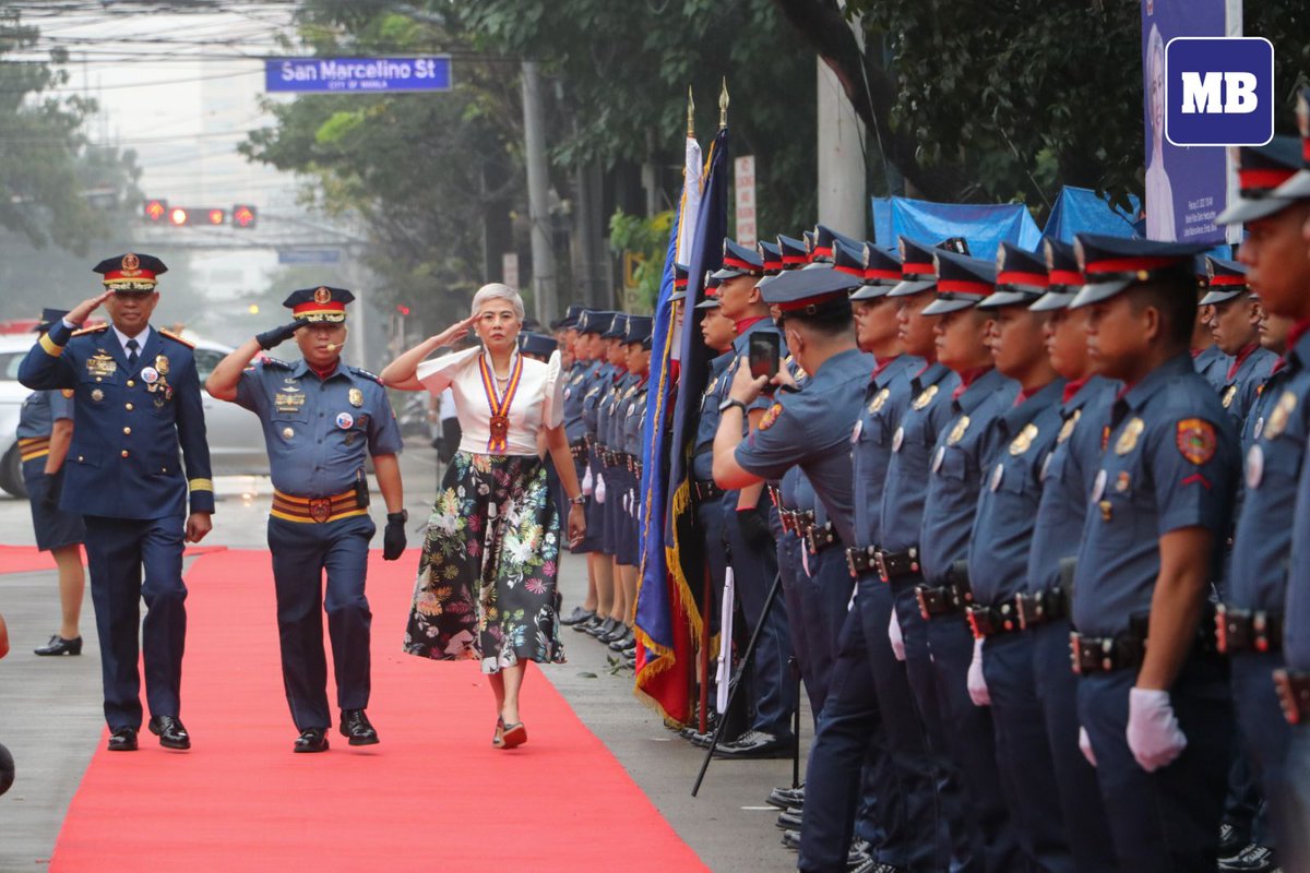 PNP Chief General Rodolfo Azurin Jr., MPD Director Brig. Gen. Andre ...