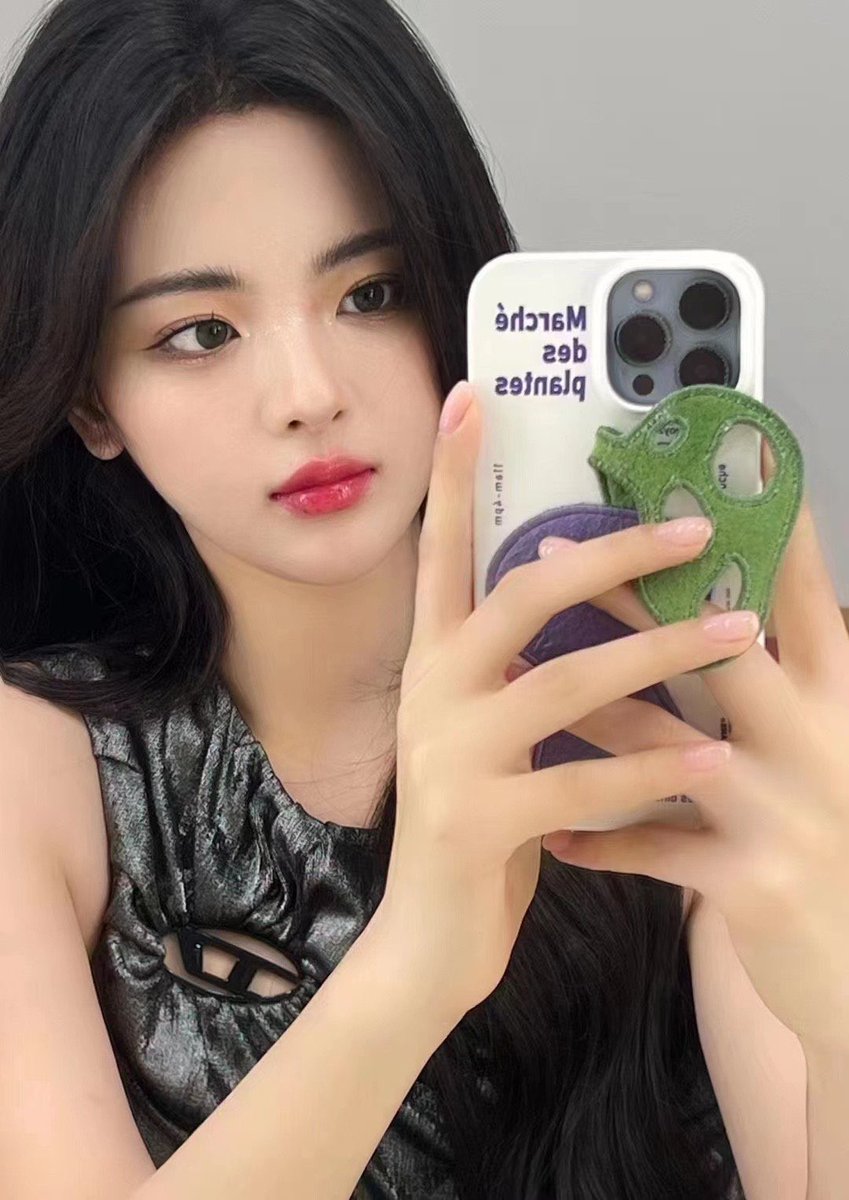 chaoyue pics on Twitter: "230221 xiaohongshu update #杨超越 #YangChaoyue"