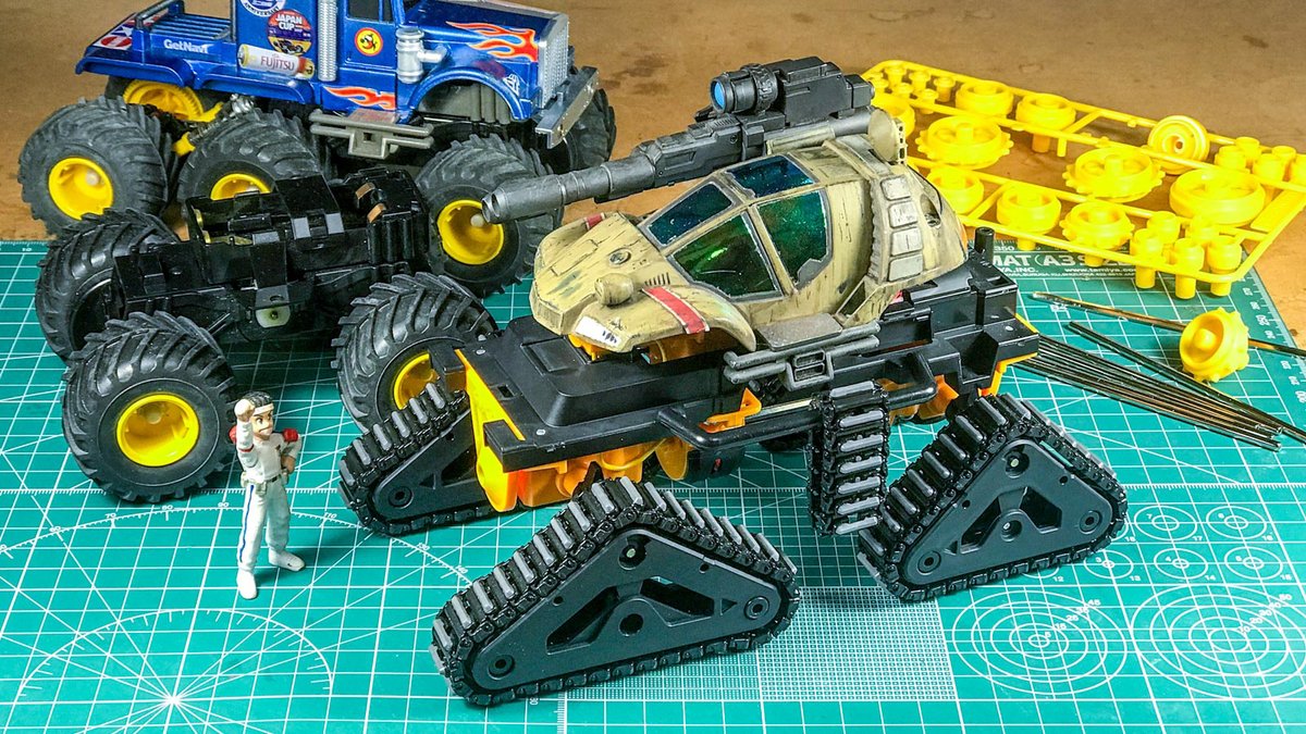nippper.com on Twitter: "連結可動式キャタピラになってウレシイ！ ってことに加えて、黒一色だった足回りが黒×グレーの2色構成になって見た目もグレードアップ！ そして ...