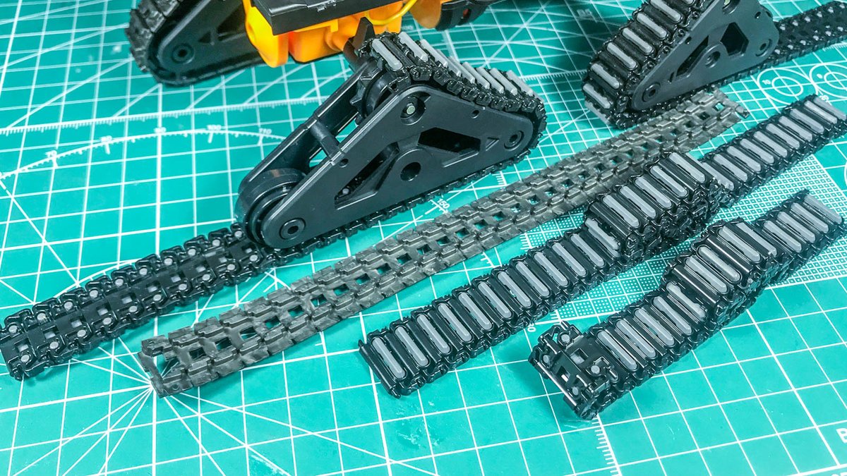 nippper.com on Twitter: "連結可動式キャタピラになってウレシイ！ ってことに加えて、黒一色だった足回りが黒×グレーの2色構成になって見た目もグレードアップ！ そして ...