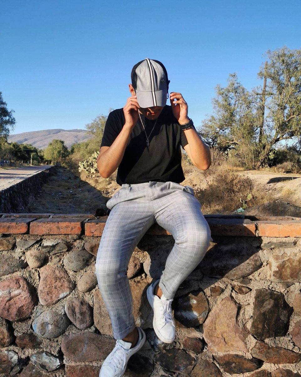 Hola soy Luis Contreras ツ on Twitter: "No, no estoy aquí para hacer amigos, necesito un Amante ...