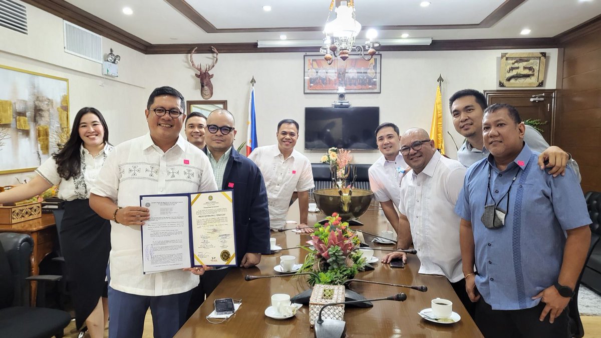 PTVph on Twitter: "TINGNAN: Iprinroklama na ng Commission on Elections (Comelec) bilang bagong ...