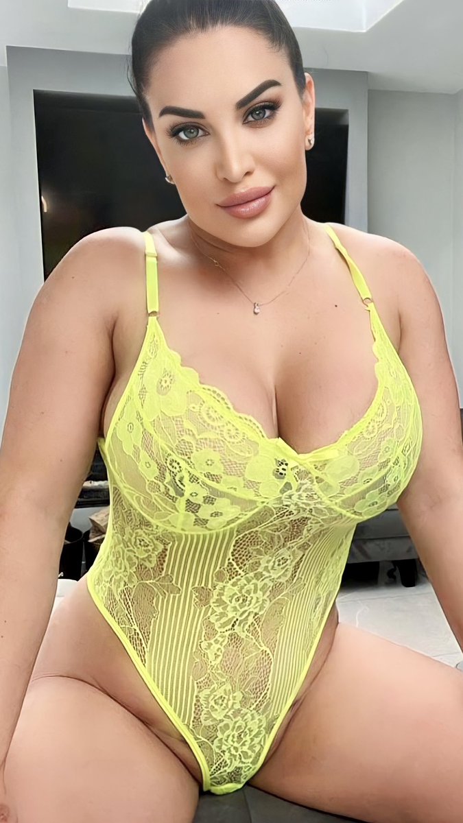 bigboobs on Twitter: "⭐️⭐️ @SophieLawson_x ️ IG: sophie_lawson_x"