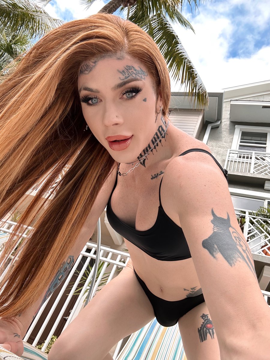 How’s the view baby?? 🏝️💖 Austin Summers @xoaustinsummers