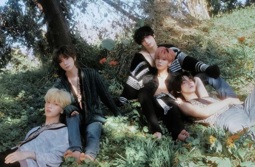 KPOPINA on Twitter: "TXT يُصبحونَ ثالث فنان في تاريخ الكيبوب يقضي 3 اسابيع ضمنَ اعلى 10 على ...