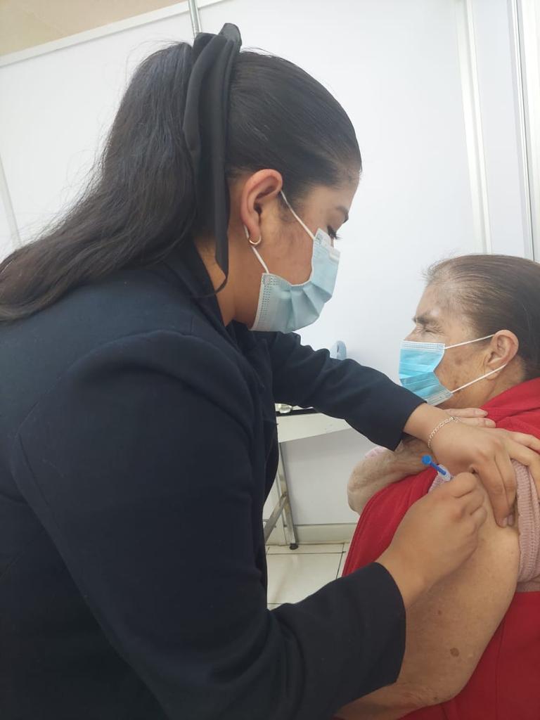 Secretaría de Salud de la Ciudad de México on Twitter: "Seguimos aplicando la dosis de refuerzo ...