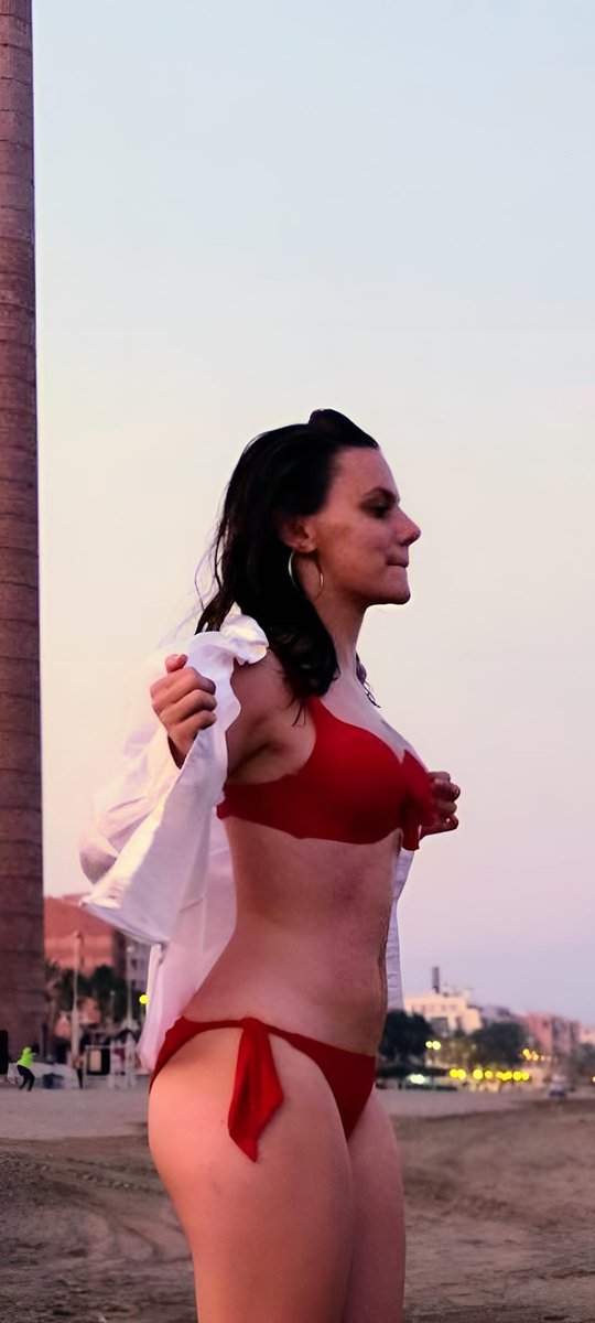 Celebsquad on Twitter: "Dafne Keen"