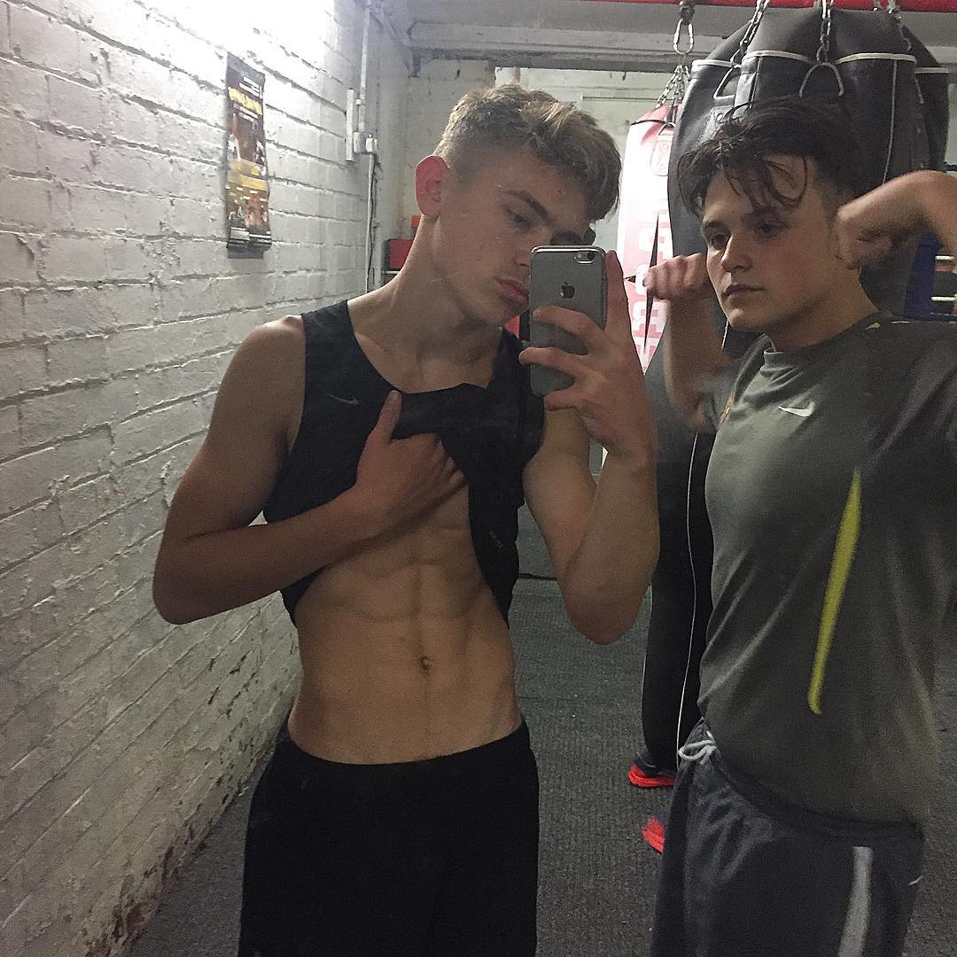 Flo on Twitter: "John's ripped 💪 #johnsmith #ripped #abs #sixpack #boxing #boxer #Superior #fitness"