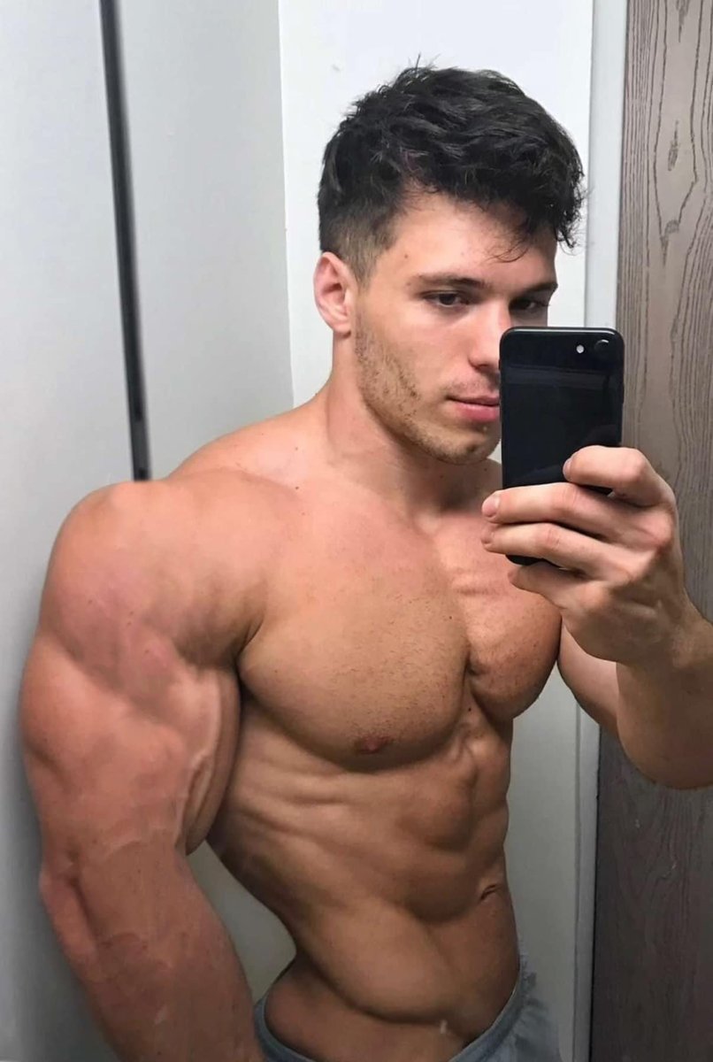 Muscle Guy on Twitter: "Sexy muscle boy Alex Buzinovski."