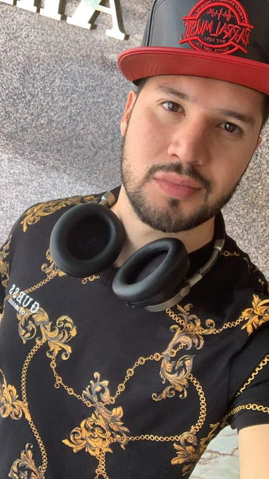 Julio_Santiago on Twitter: "Que rico esque compa, se me imagina que pedo da las nalgas 🍑"