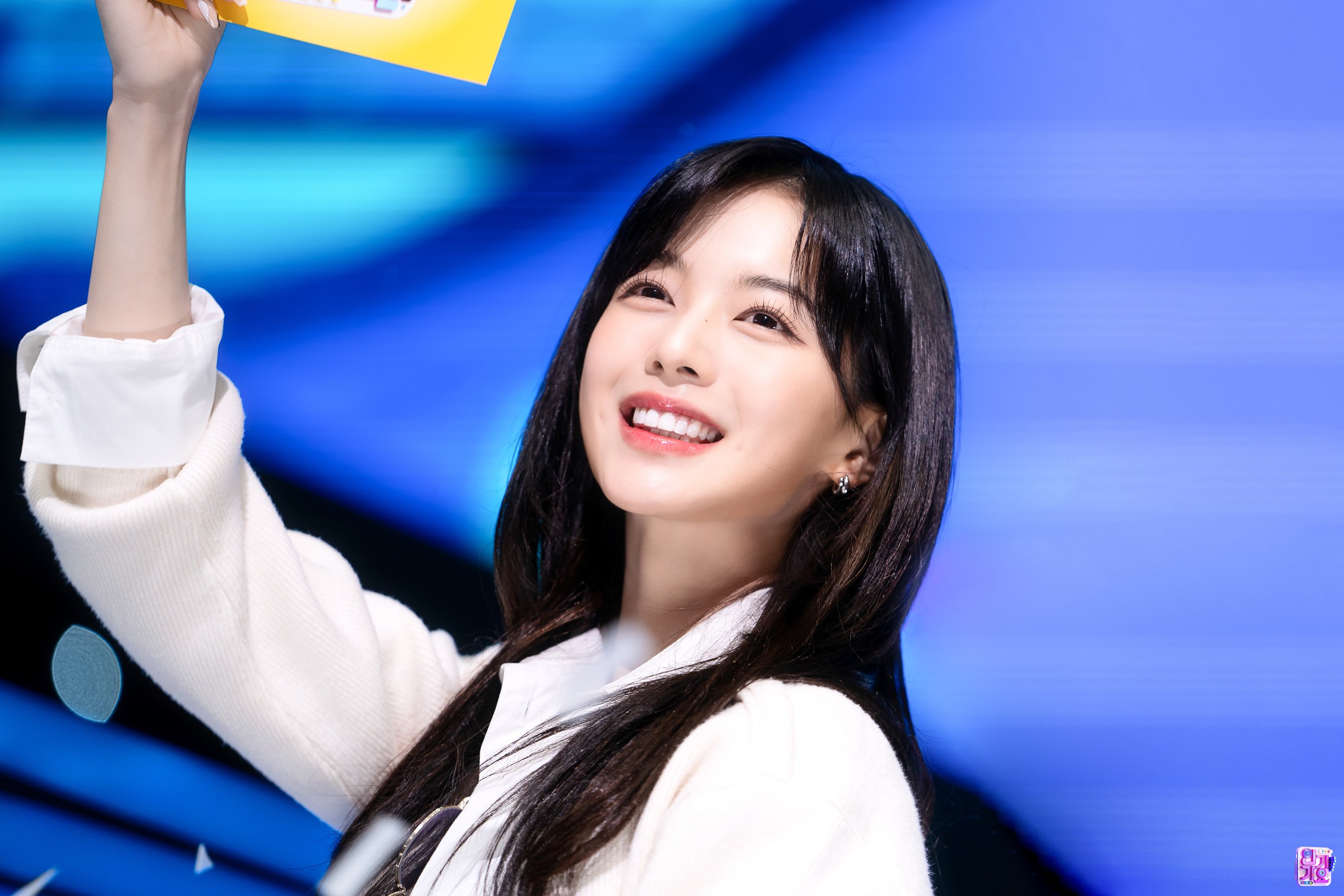 SBS 인기가요 (SBS Inkigayo) on Twitter: "📸230219 인기가요 #포토스케치 일타강사 쭈니쭌 강의 후기 ️ : 쭈니쭌 얼굴이 머리에 쏙쏙 들어오고 ...