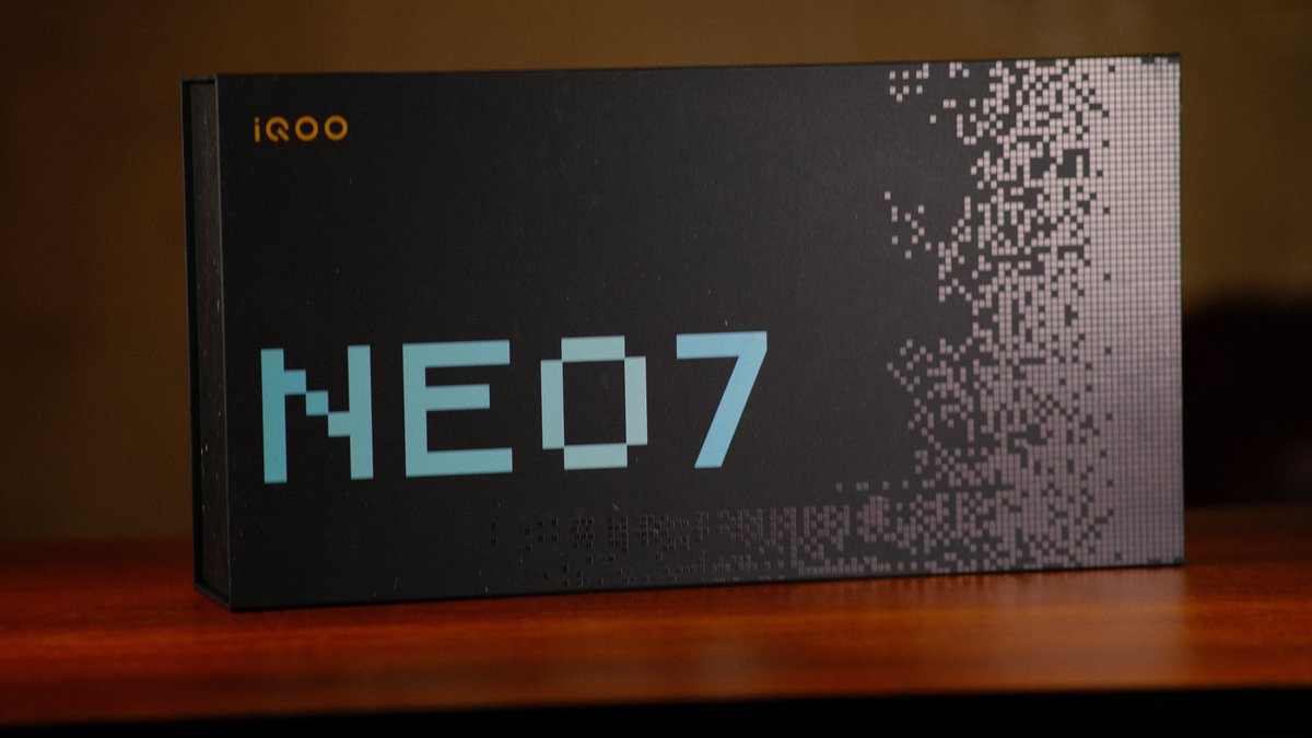 Xtab A10 tablet PC Unboxing video and review