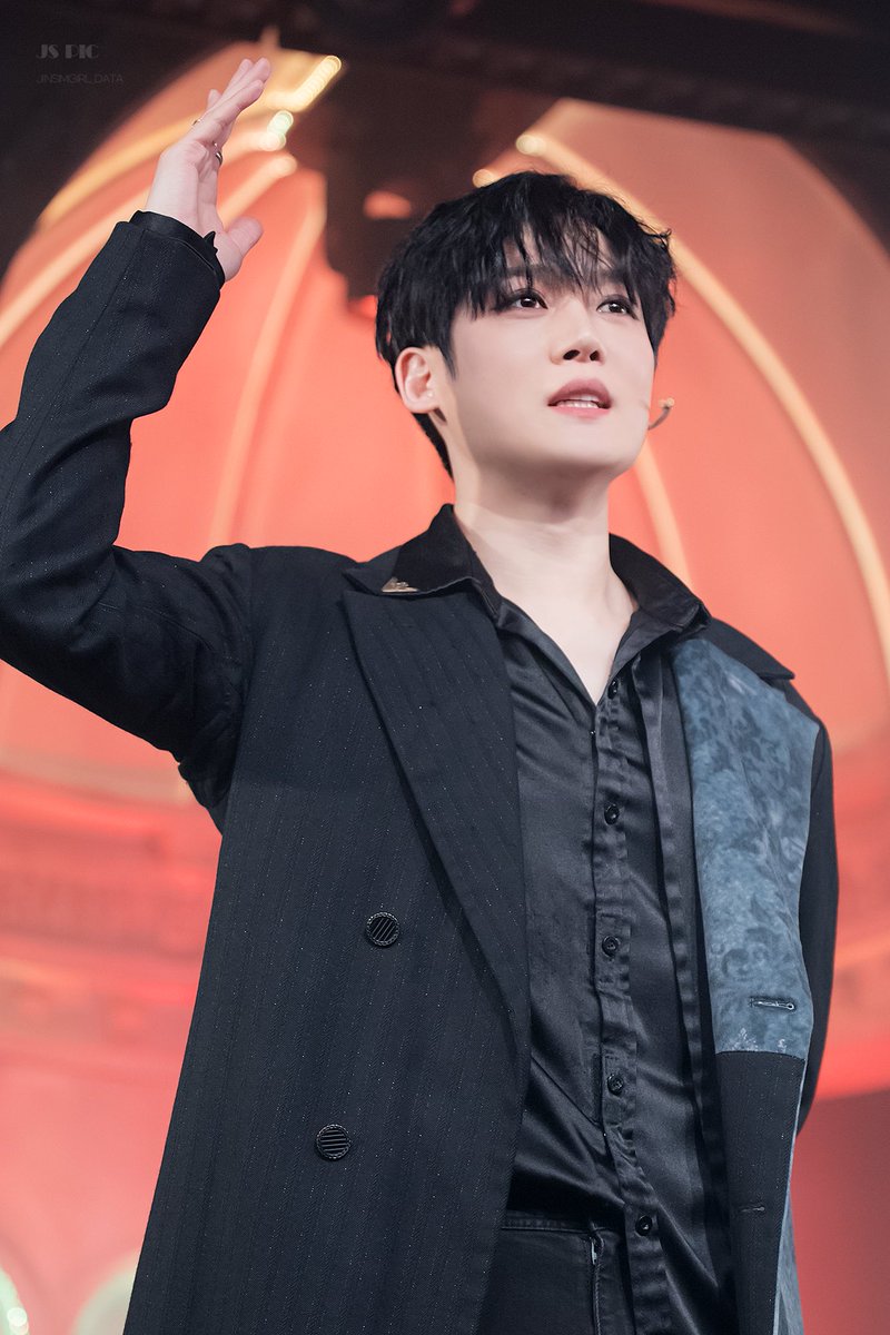 진심을 담은 순간 on Twitter: "230222 타락천사 커튼콜 발렌티노 양지원 배우님 http://imjinsimgirl.tistory.com/538"