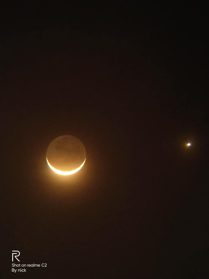 Elle On Twitter Rt Philippinestar This Night Is For You Selenophiles π Look The Crescent