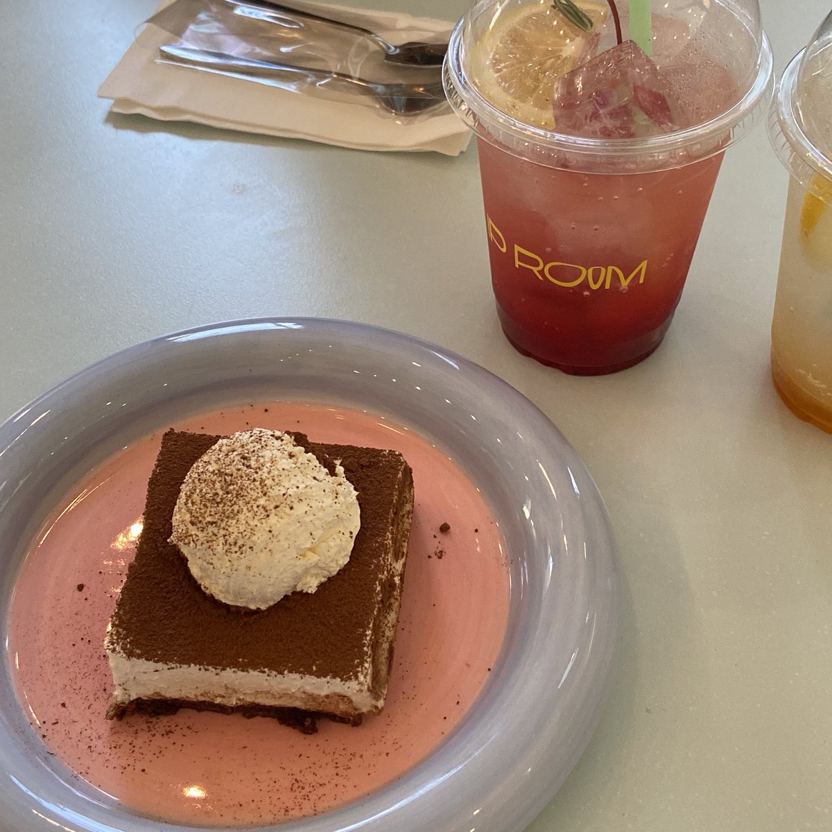 แบ้กพิ้ง on Twitter: "RT @cornsoupjam: 𝗜𝗣 𝗥𝗼𝗼𝗺 𝗖𝗮𝗳𝗲 🧁🌼 คาเฟ่ย่านอินทามระ3 ตกแต่งด้วยโทนสีพาสเทล ...